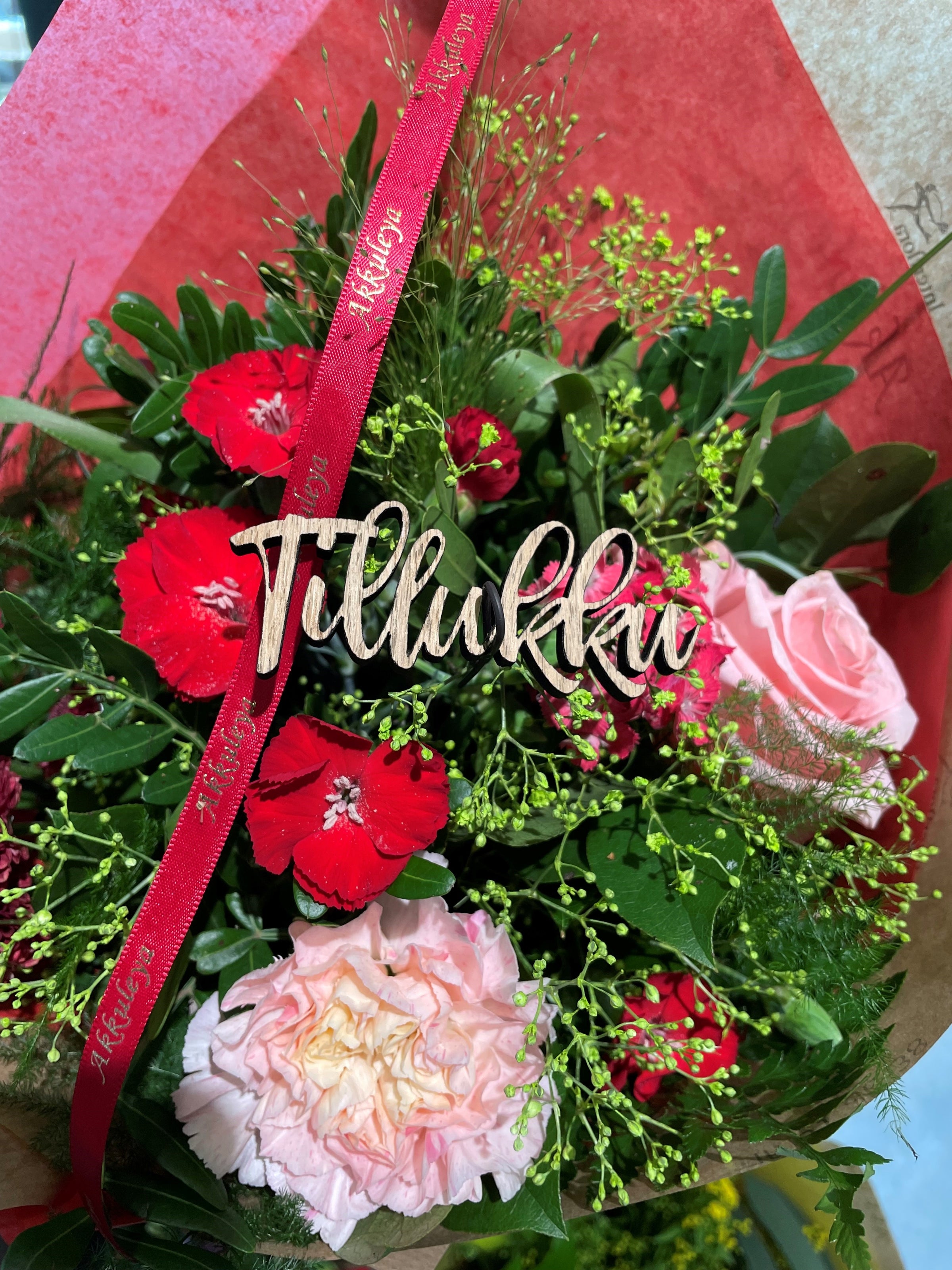 Blómutyssi– Akkuleya